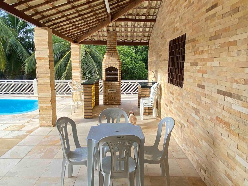 4 bedrooms House with pool 400m from the beach Carapibus Jacumã PB ...