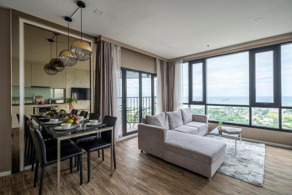 360 Seaview 2BR 22F Sriracha Beach by น้องมังคุด, Ban Fang Daeng ...