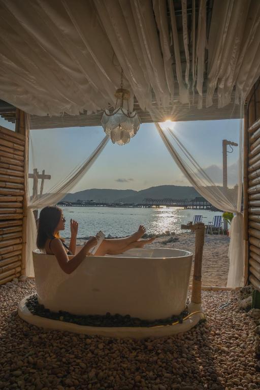 Bamboo Beachfront Koh Larn Island, Ko Sak (preços atualizados para 2025)