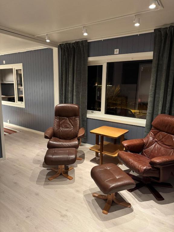 Cozy home in the center of Sørvågen, Moskenes (updated prices 2025)