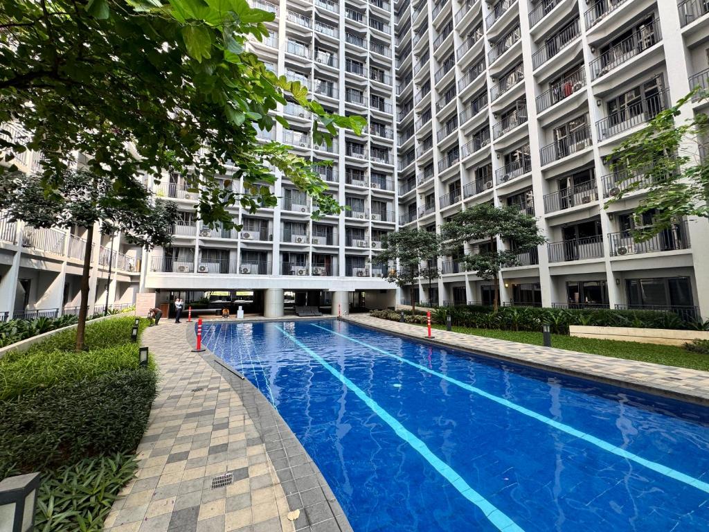 Shore 2 Residences Room 539 facing pool by Prime Stay, Manila (precios ...