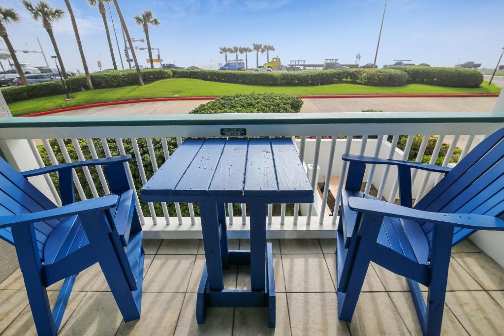 Casa Del Mar 102-Beach-a-holic, Galveston की (2026 के लिए अपडेट हुई कीमत)