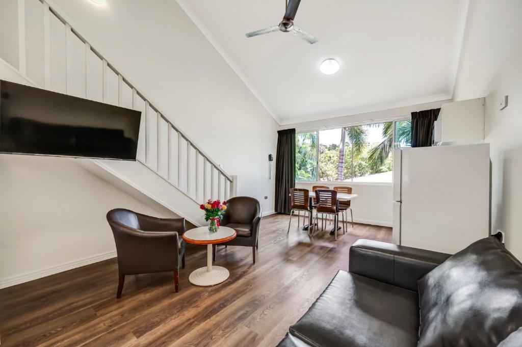 City Oasis Inn Townsville, SureStay Collection by BW, Townsville ...