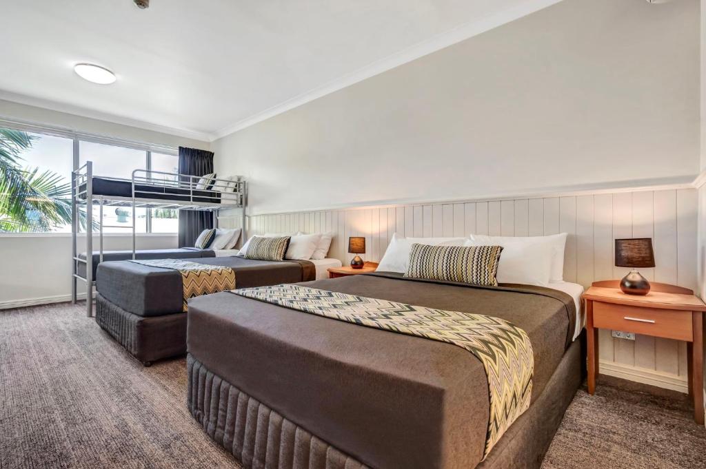 City Oasis Inn Townsville, SureStay Collection by BW, Townsville ...