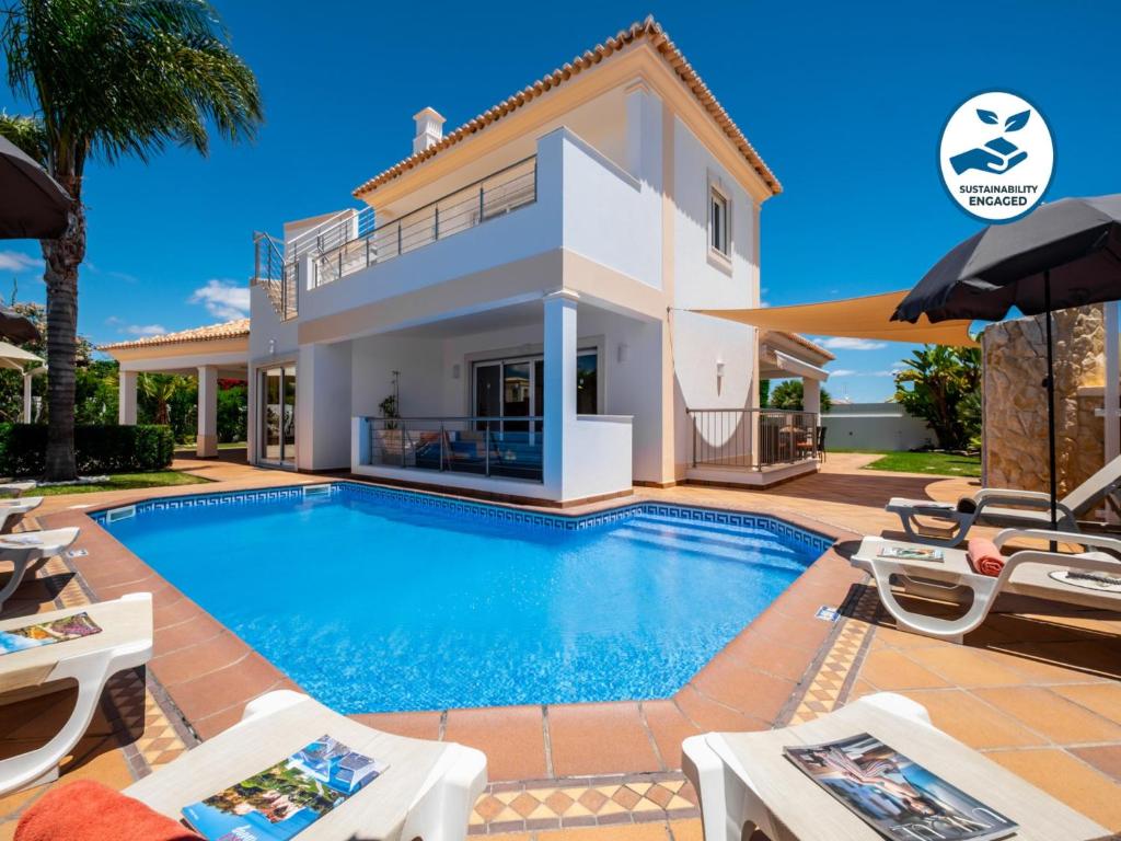 Villa Laguna for 8 people, Albufeira (updated prices 2025)