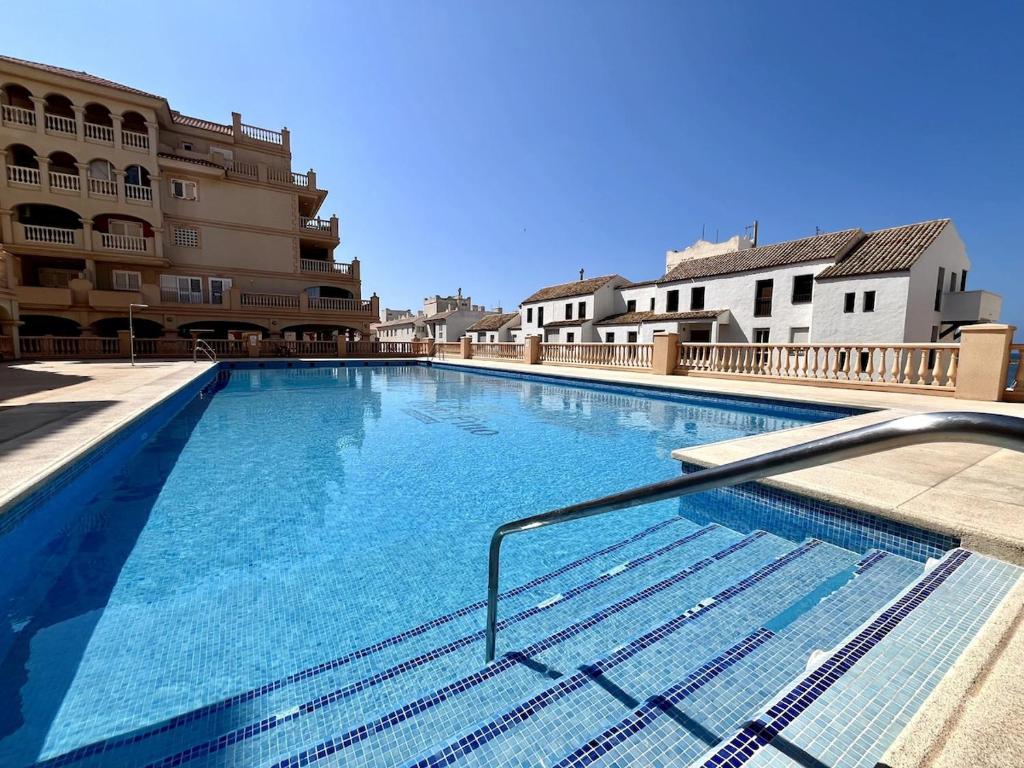 Apto luminoso con vistas al golf y playa, con parking, Almerimar ...