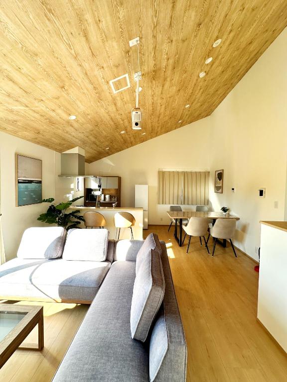 Hoco 富士急ハイランド, Funatsu (updated prices 2026)