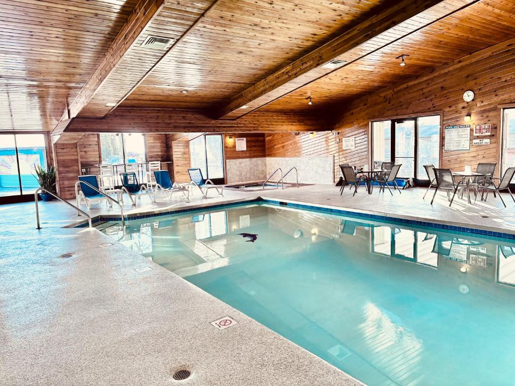 Village Inn on the Lake, Two Rivers (updated prices 2025)