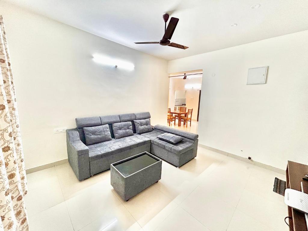 Mee Homes Madhapur Family Stay Fully Furnished 2 BHK Premium Flats ...