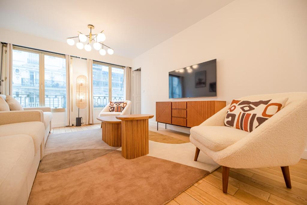 CIA - Saint Germain Montparnasse, Paris (updated prices 2025)