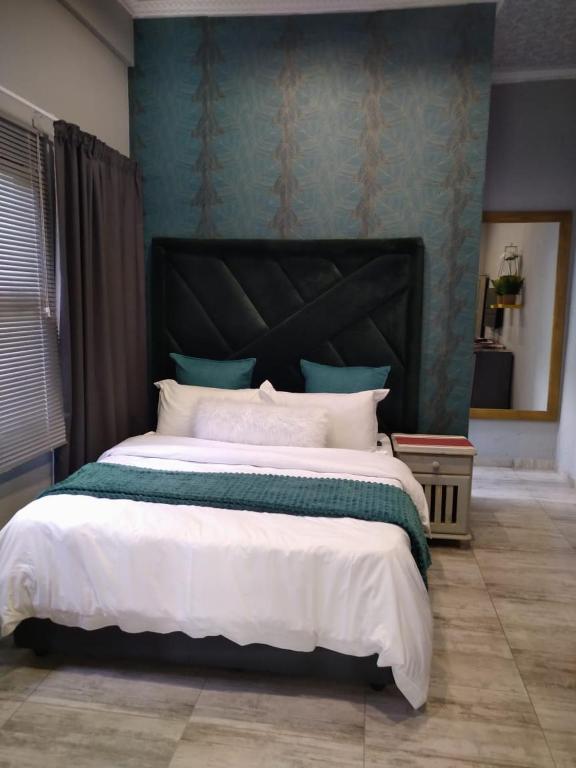 Inception Lodge, Kroondal (updated prices 2026)