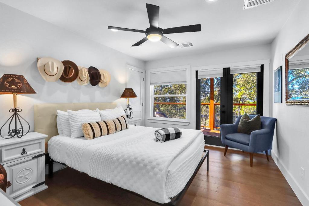 Frontier Ranch Retreat- Main House, Fischer (updated prices 2025)