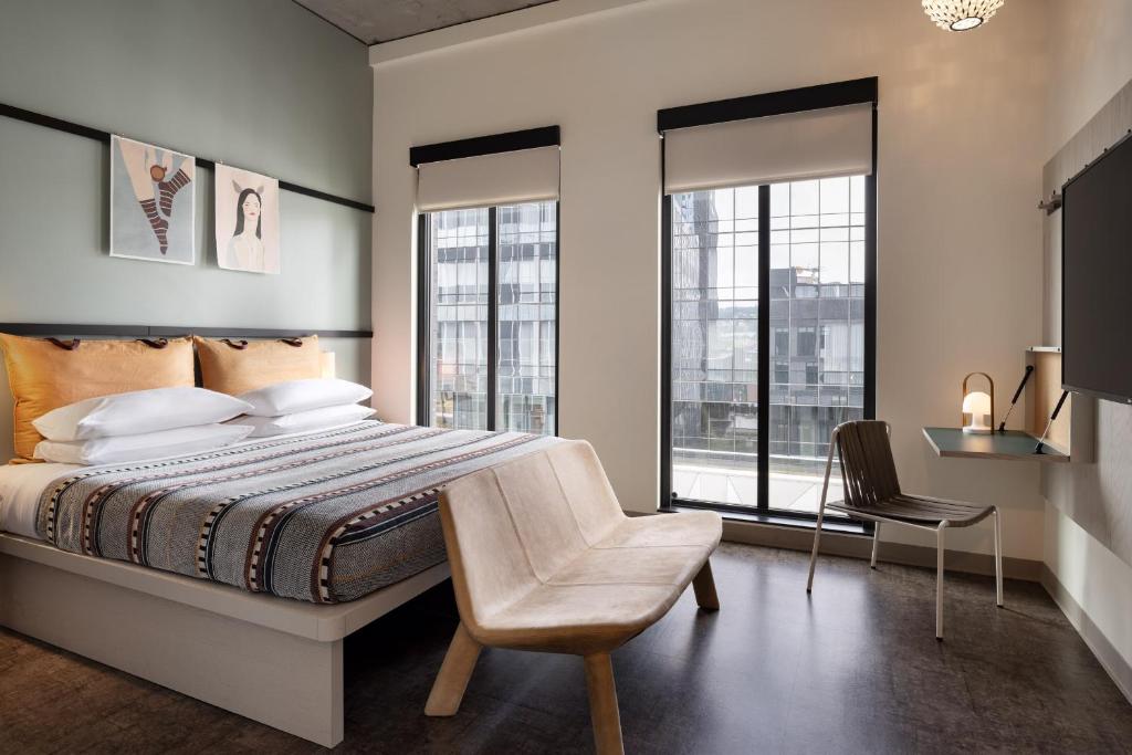 Moxy Portland Downtown, Portland (updated prices 2025)