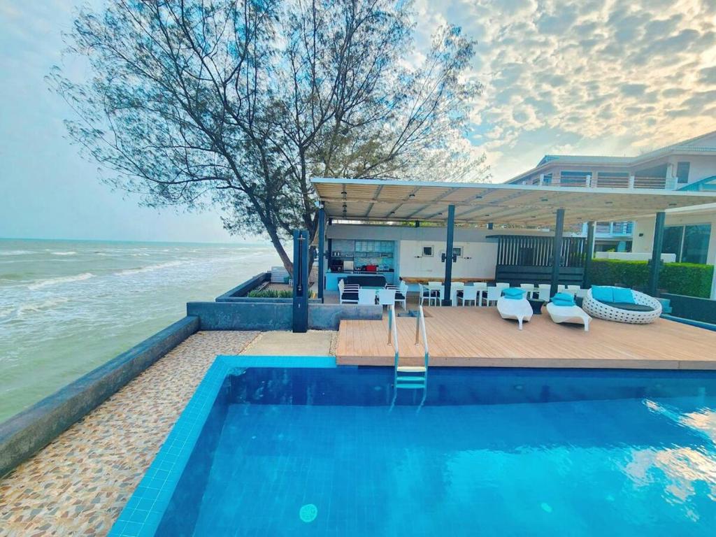 BBG Beachfront poolvilla 5BR close to Huahin city, Cha Am (updated prices 2025)