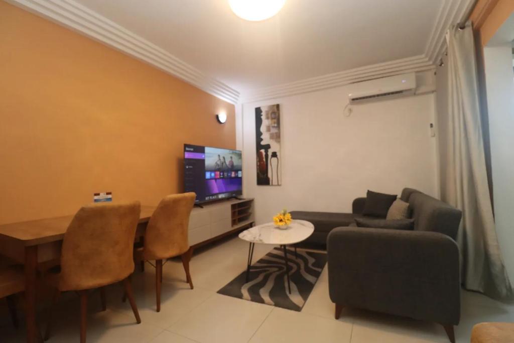 IDA Studio 617, Douala (precios actualizados 2025)