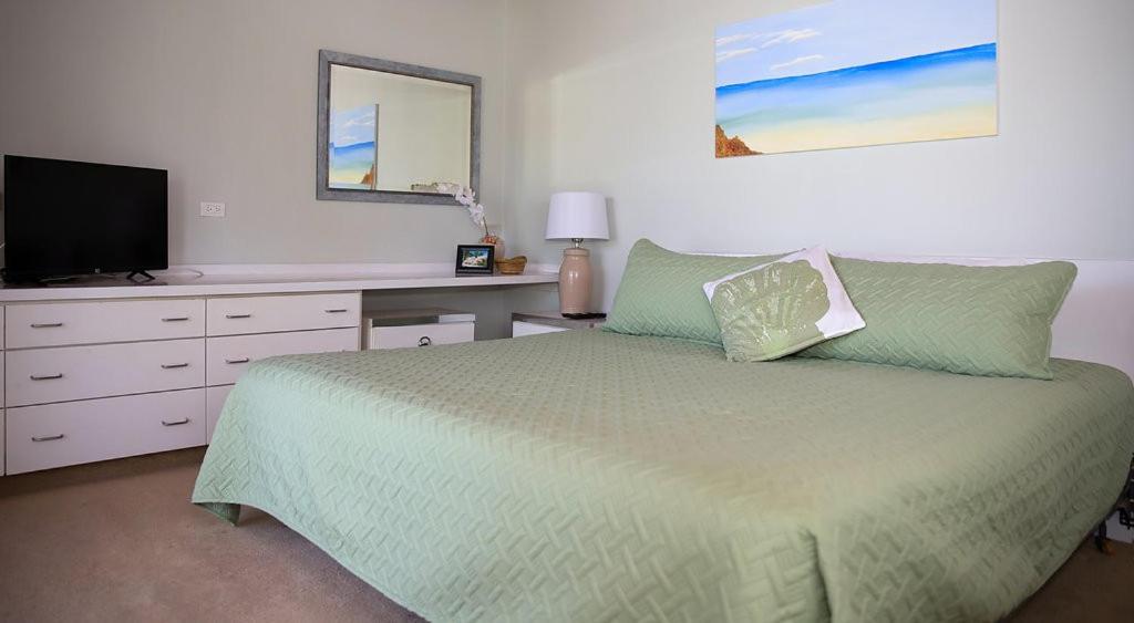 Tangerine Sunsets Fallglo, Nassau (updated prices 2026)