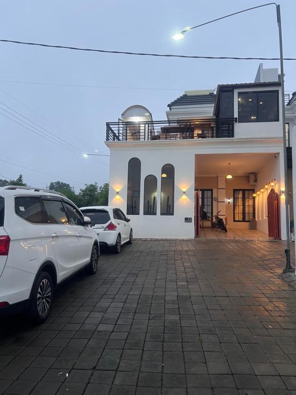 Pyramid Villa, Karangploso (updated prices 2026)