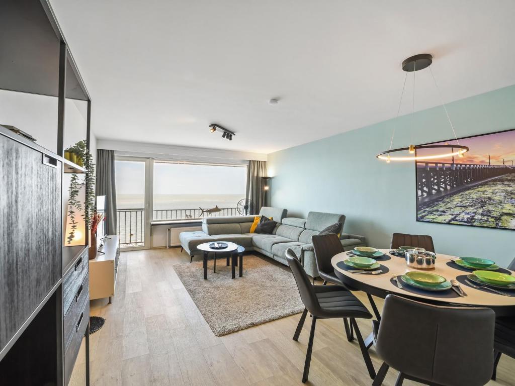 Modern 2-bedroom flat with sea views, Blankenberge (updated prices 2026)