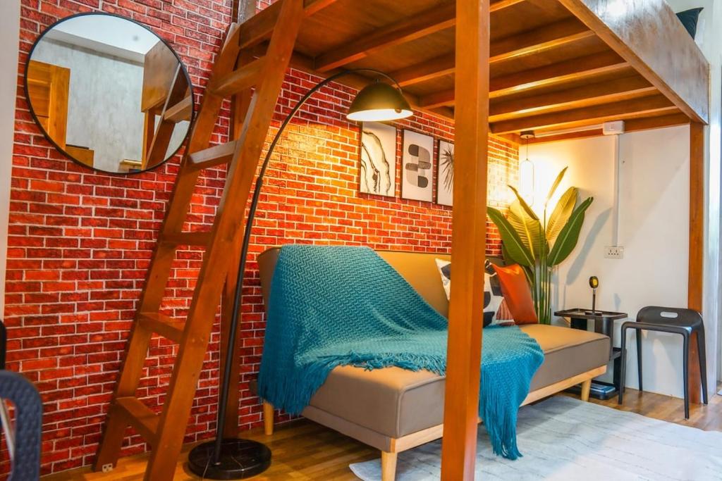 Cozy Loftbed Netflx Wi-Fi Ligao Natl Rd with Parking Rm 304 2F, Ligao ...