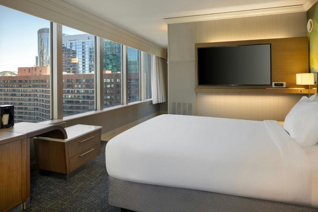 Courtyard Chicago Downtown/Magnificent Mile, Chicago (updated prices 2025)