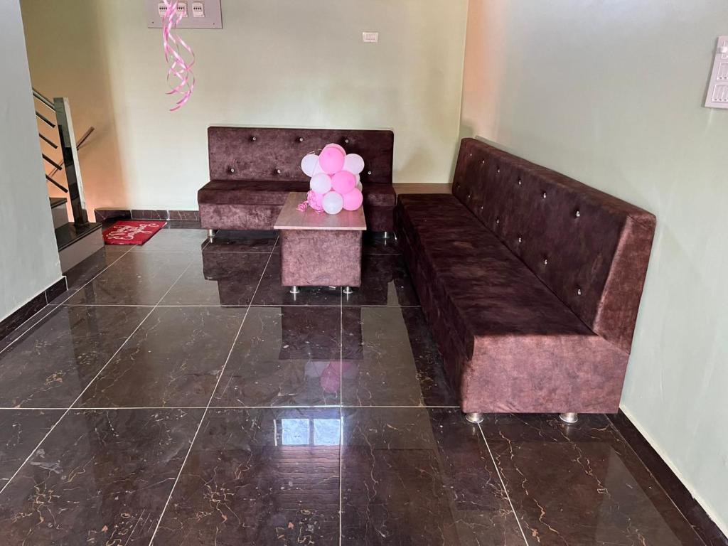 SS HOTEL Pichhore Bachron chowraha shivpuri road, Pichor (updated ...