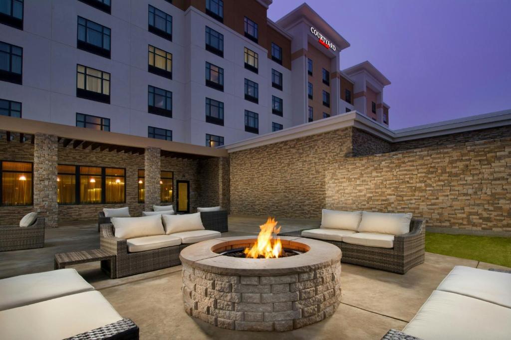 Courtyard by Marriott Dallas DFW Airport North/Grapevine, Grapevine ...
