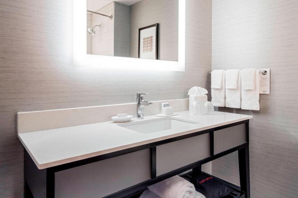 Courtyard by Marriott Boston Brookline, Brookline (updated prices 2025)