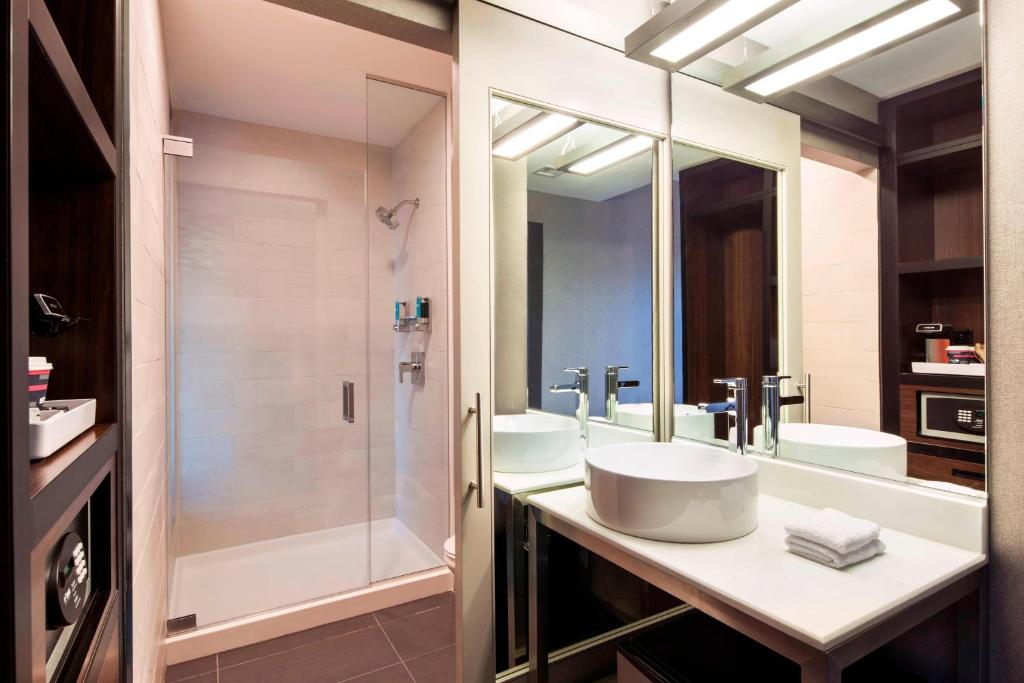 Aloft Boston Seaport District, Boston (updated prices 2025)