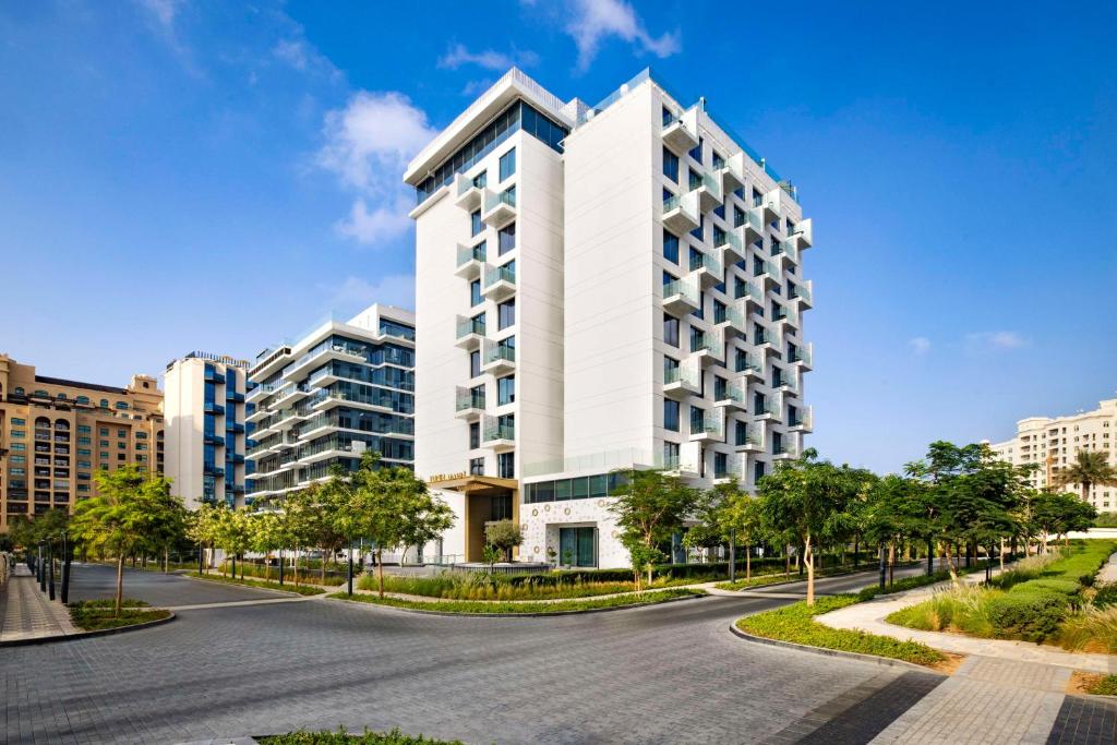 Tumbi West Palm Beach Hotel Dubai,Tapestry Collection Hilton, Dubai ...