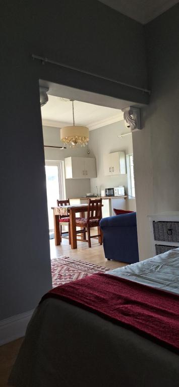 Firehouse selfcatering Garden Cottage, Wellington (updated prices 2025)