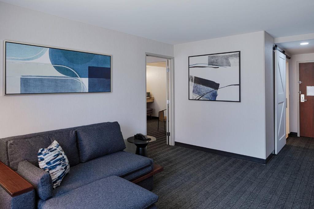 Courtyard by Marriott Springfield Downtown, Springfield (updated prices ...