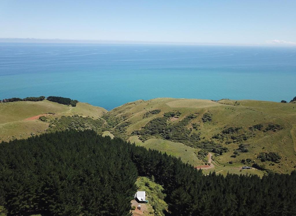 Raglan LoveNest -Romantic escape with outdoor bath, Raglan (updated ...
