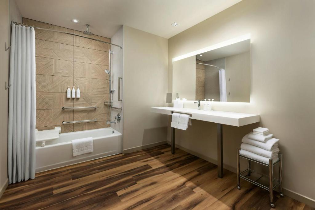 AC Hotel by Marriott Honolulu, Honolulu (updated prices 2025)