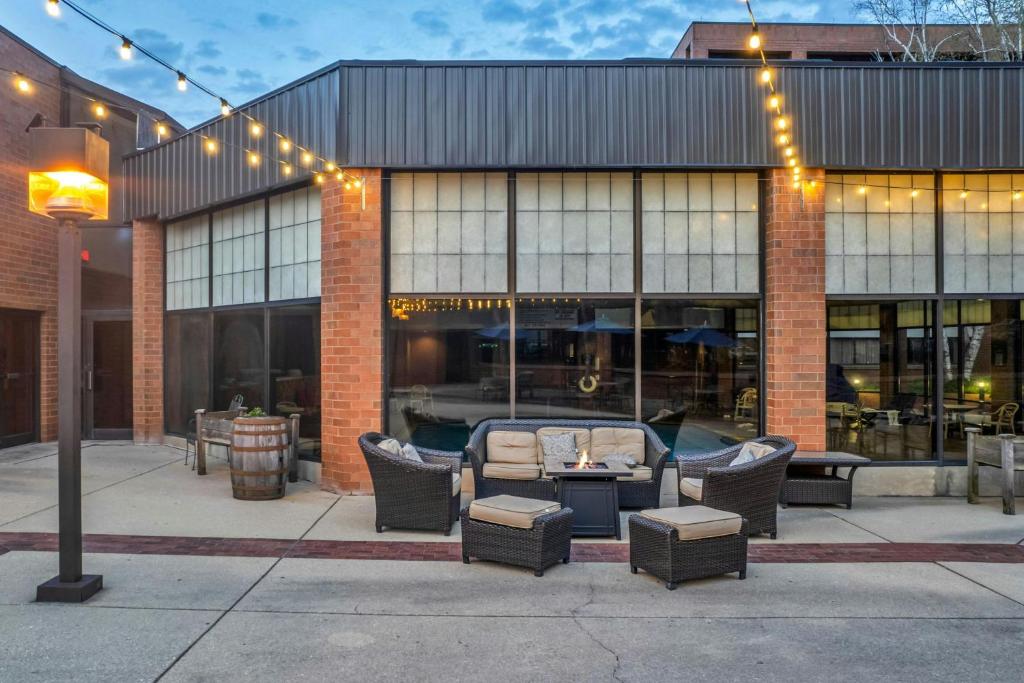 Delta Hotels by Marriott Mount Pleasant, Racine (updated prices 2025)