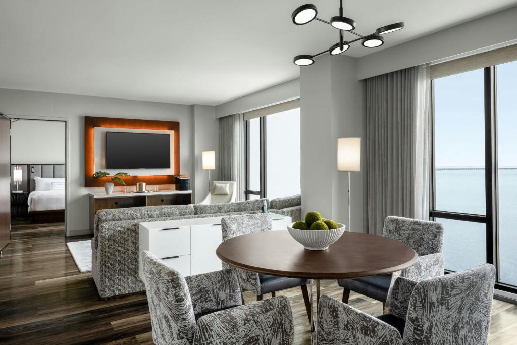 The CURRENT Hotel, Autograph Collection, Tampa (updated prices 2025)