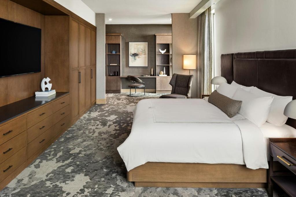 The Trade, Autograph Collection, Milwaukee (updated prices 2025)