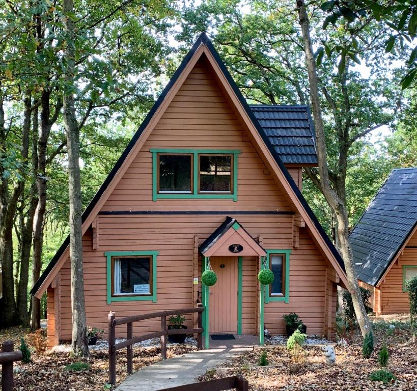 Lodge Nine for 6 with Hot Tub - Spa Resort in Devon, Chudleigh (updated prices 2025)