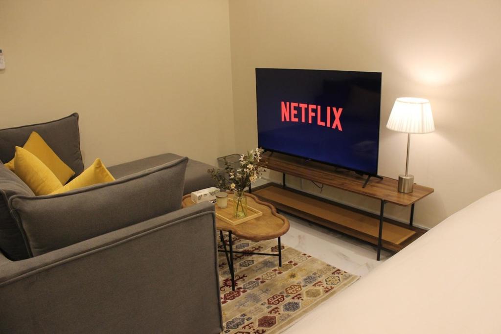 Modern Self - Entry Studio 28, Riyad (tarifs actualisés, 2025)