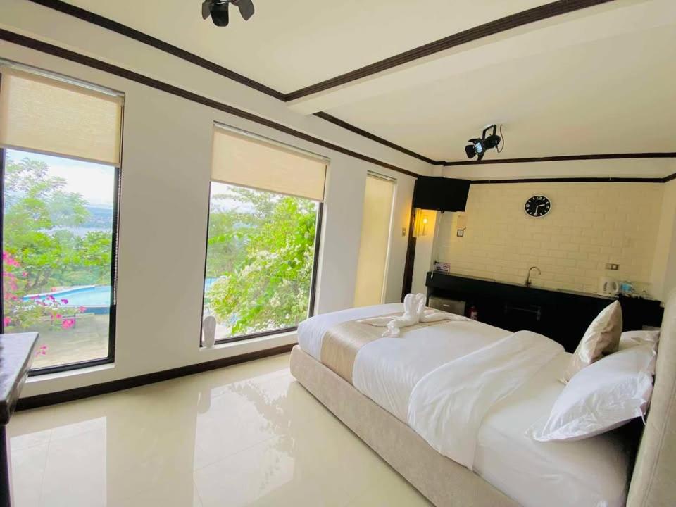 Castle View Hotel Resort, Magamomo (updated prices 2025)