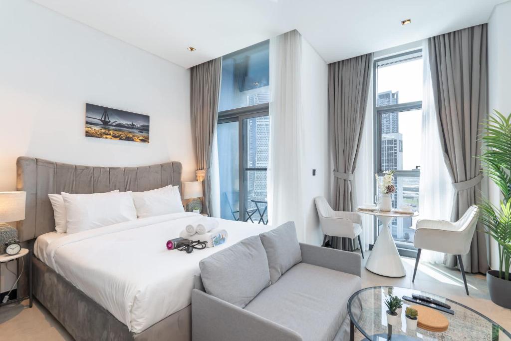 Modern Studio Apartment Perfect for 4 in 15 Northside Business Bay ...