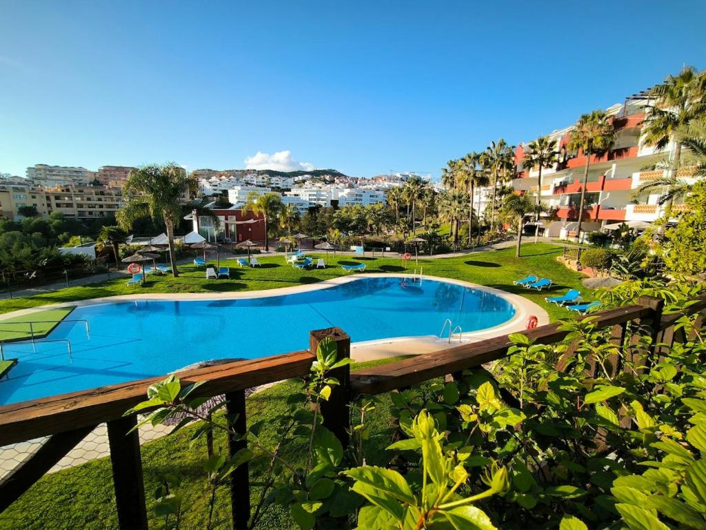 Panoramic View at Island Resort, Sitio de Calahonda (precios ...
