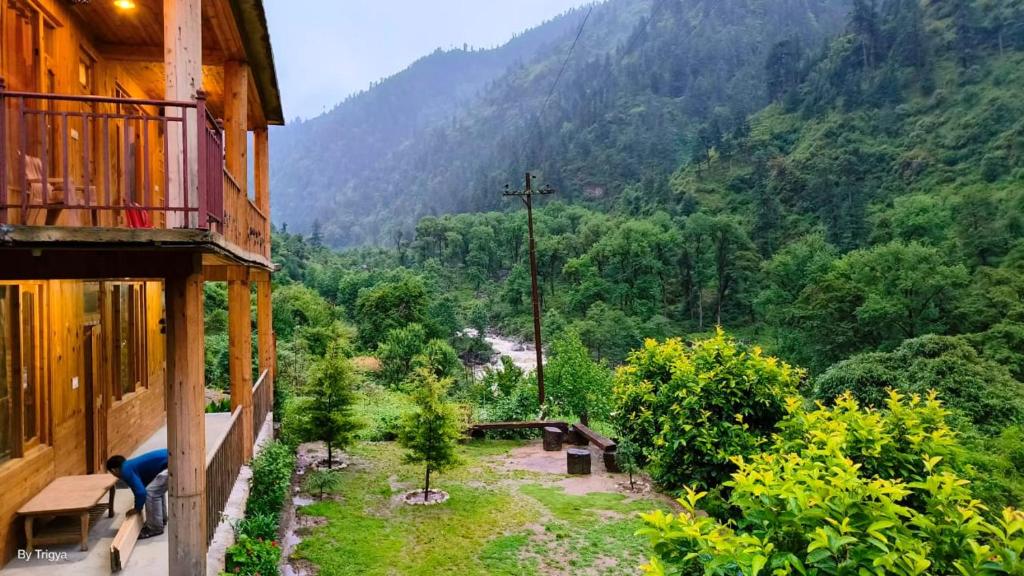 Tirthan Pine View Home stay, Gushaini (updated prices 2026)
