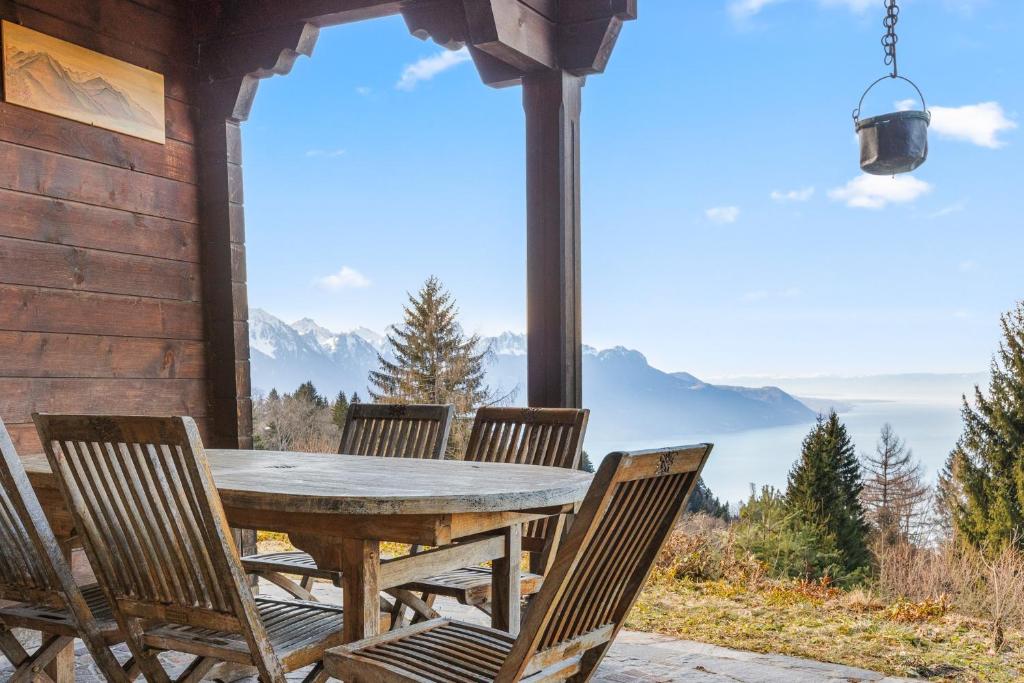 Chalet familial avec vue sur les Alpes et le lac, sur les hauts de ...