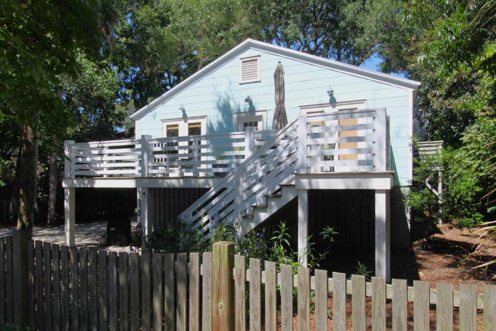 Beach Maverick, Folly Beach (updated prices 2026)