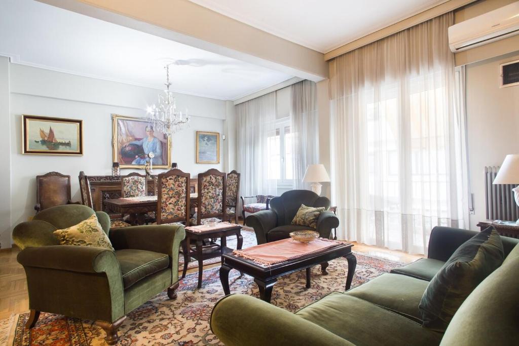 Acropolis Metro Station- Great Located Flat 125m2, Athens (updated ...