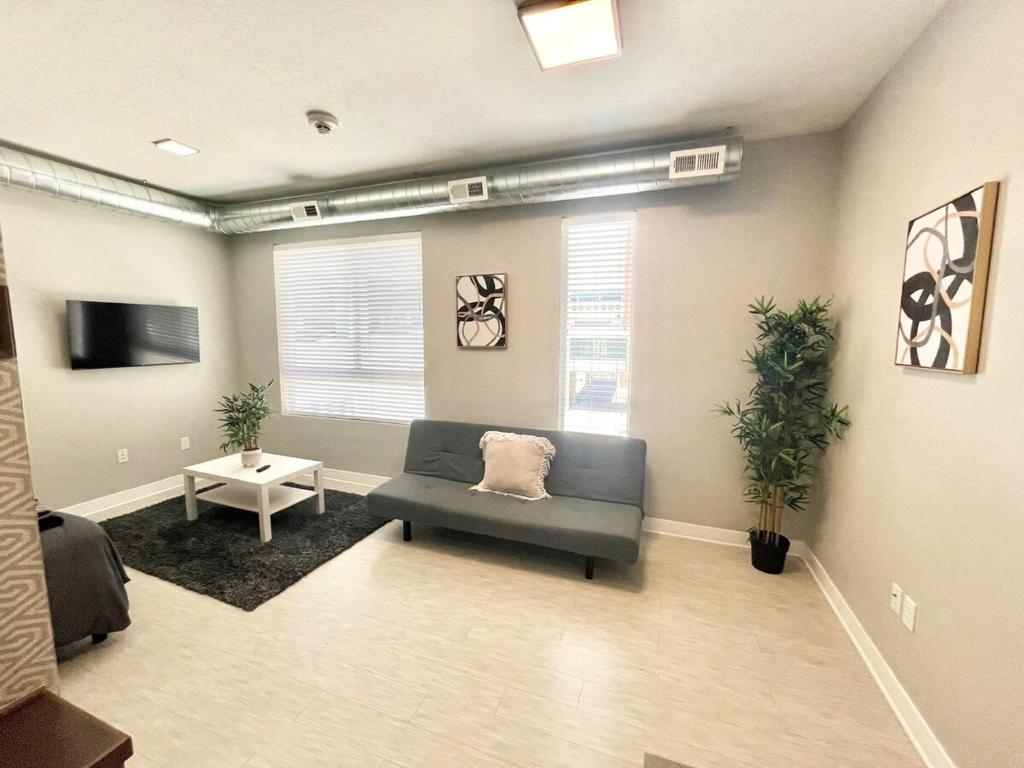 Urban Oasis Downtown Condo with Skywalk Access 2, Des Moines (updated ...