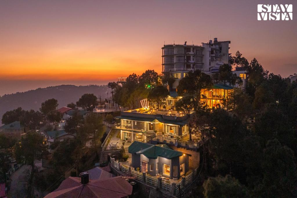 StayVista at Serene with Outdoor Bonfire, Barog (updated prices 2026)