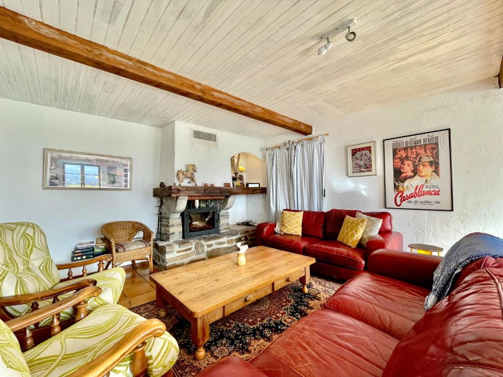 Gite Les Saules, Pyrénées - Vues Imprenables sur les Montagnes, Piscine ...