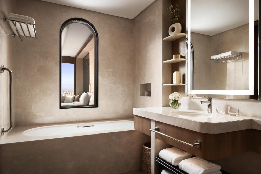 Shangri-La Phnom Penh, Phnom Penh (updated prices 2025)