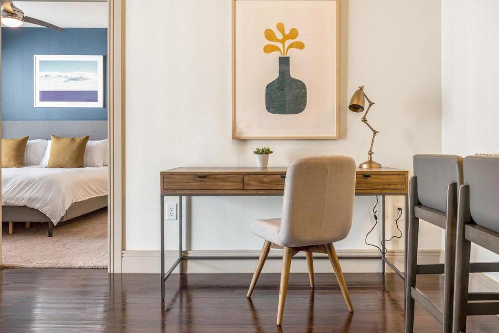 Landing at Lofts at Sylvan Thirty - Studio in West Dallas, Dallas (updated prices 2025)